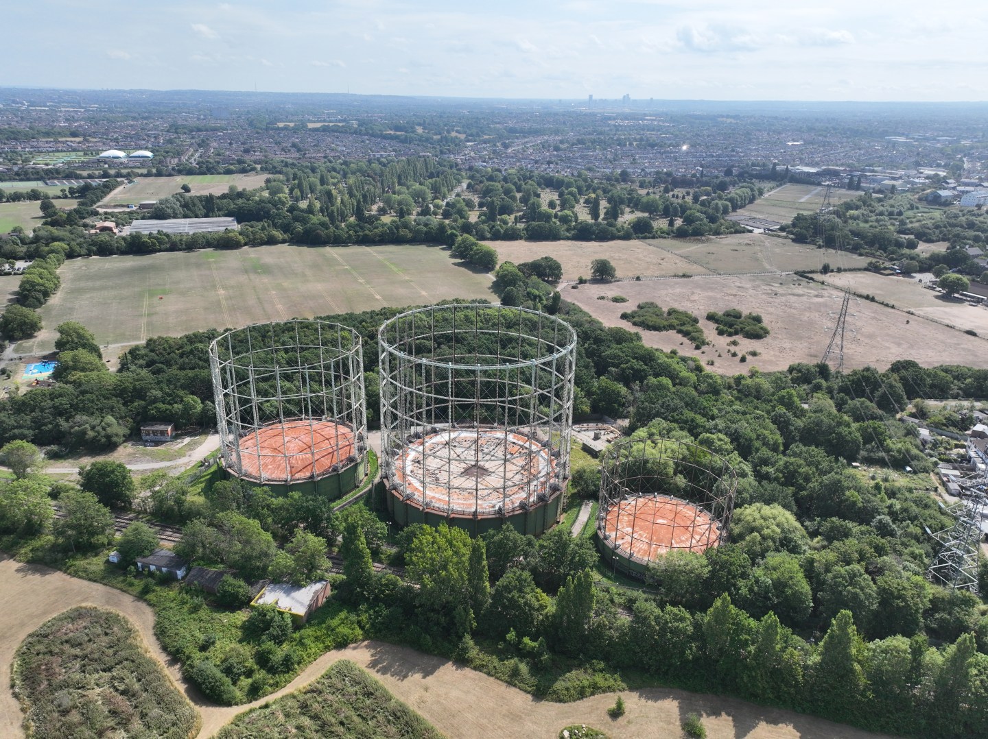 Motspur Park Gas Holders – Sparrowfeld Patch